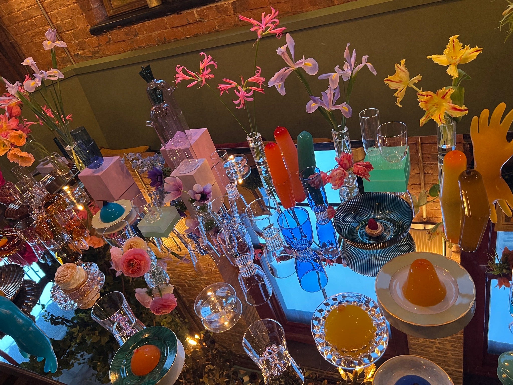 Artist-designed, colored glassware to bring joy to the everyday – SPREZZ